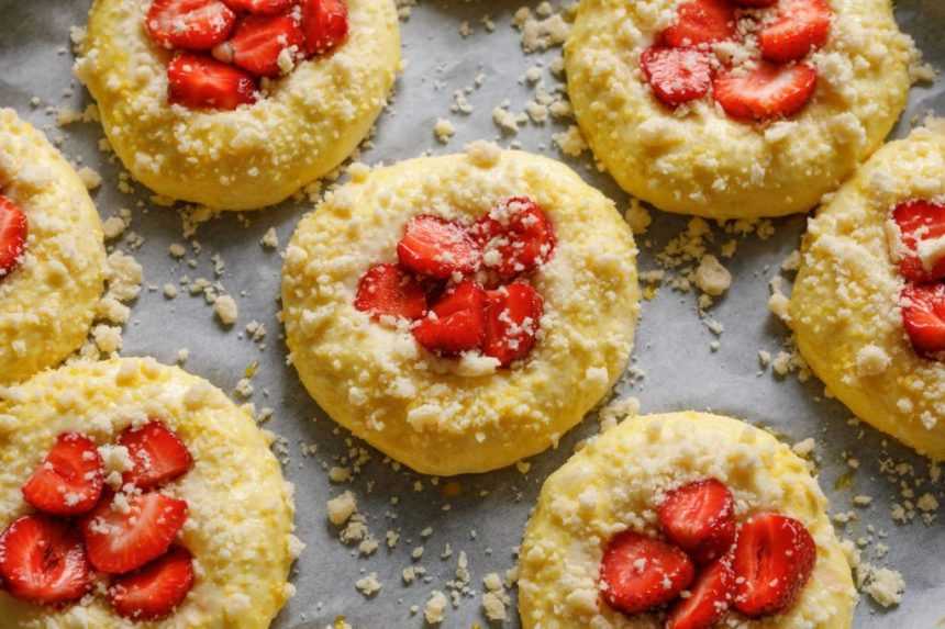 Freeze Dried Strawberry Cookies
